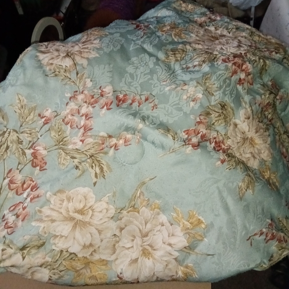 Better Homes And Gardens | Bedding | Final Priceking Size Heirloom ...